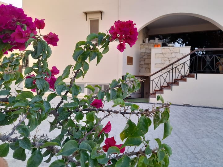 10- 2br Tranquil Home For Remoters -Monthly Offers - Crete