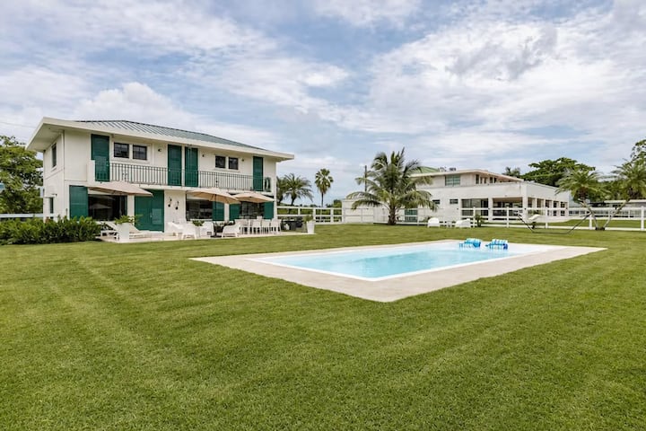 Beautiful Getaway Home | Private Pool | 4bd - Puerto Rico