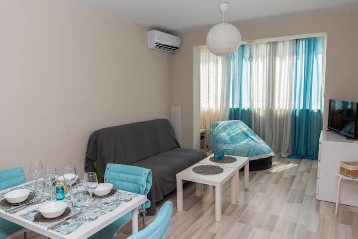 Blue Summer Apartment, 15min Walking To The Center - Varna
