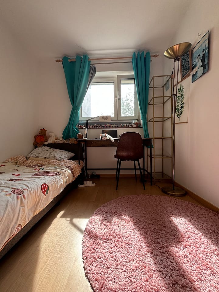 Lovely Room In 80sqm Apartment, Subway Downstairs - Munich