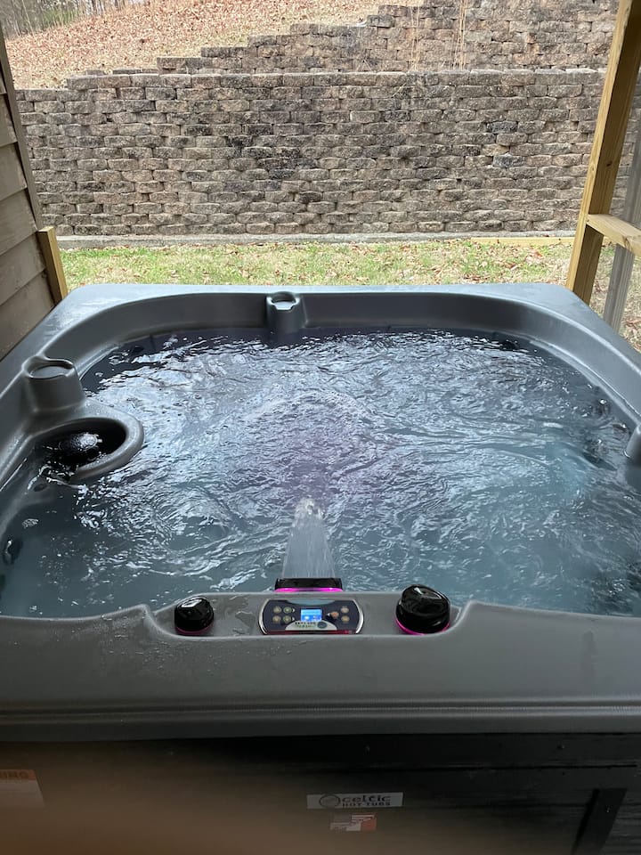 The Lake House On Dale Hollow - Hot Tub - Dale Hollow Lake