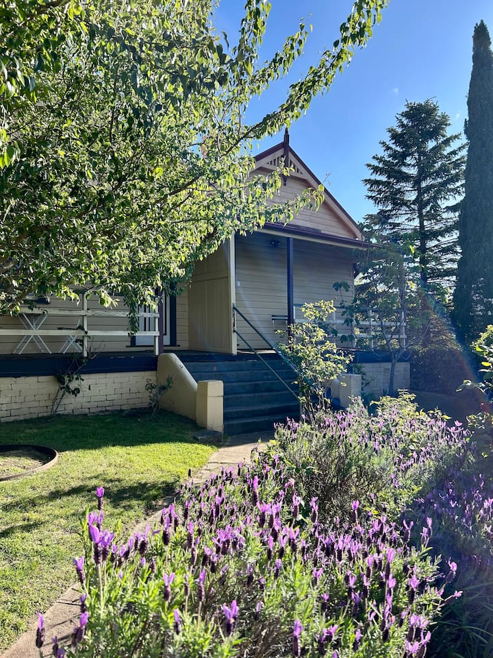 No 2: Charming And Historic Carrington Cottage - Blue Mountains
