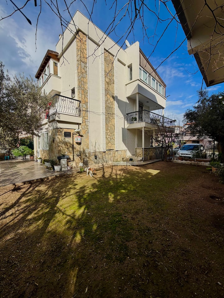 ÇEşmealtında Tam Merkezde,  Marketlere Yakın - Urla