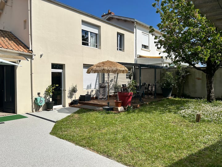 Grande Maison Située à 25 Min à Pied Du Port De Lr - La Rochelle