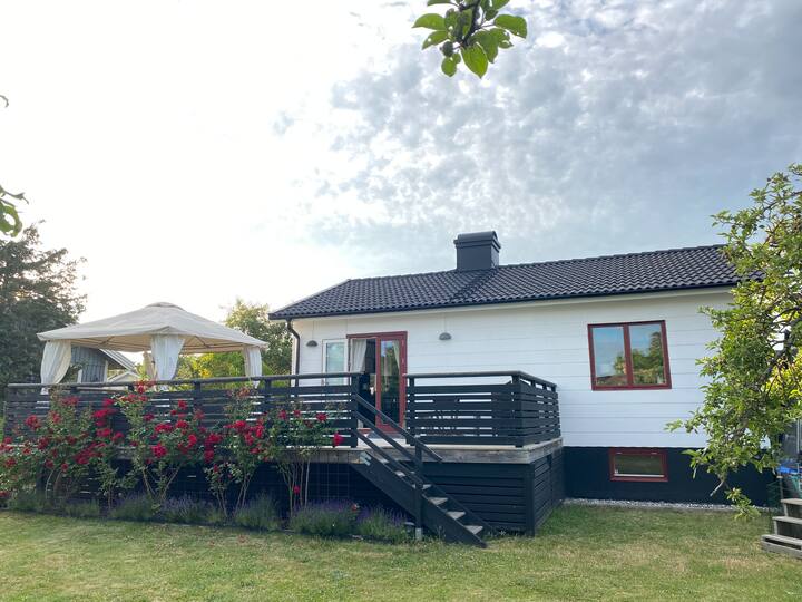 Family-friendly Villa With Jacuzzi And Terrace - Kalmar