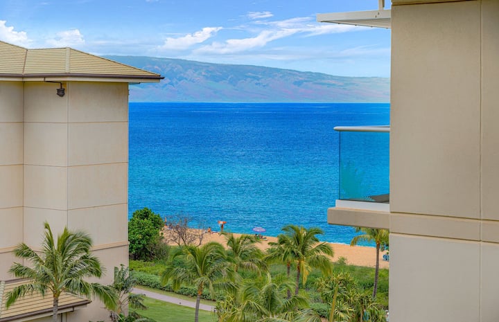 Dual Views Of The Ocean And West Maui Mountains - Kaanapali, HI