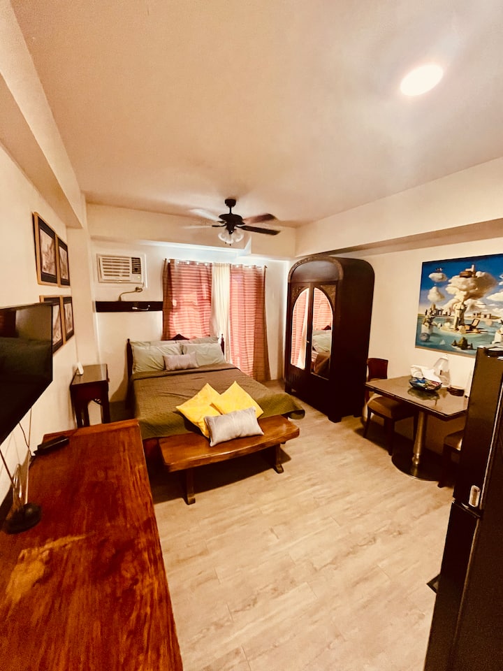 Vintage-modern Amaia Steps In Front Of Ayala Mall - Bacolod