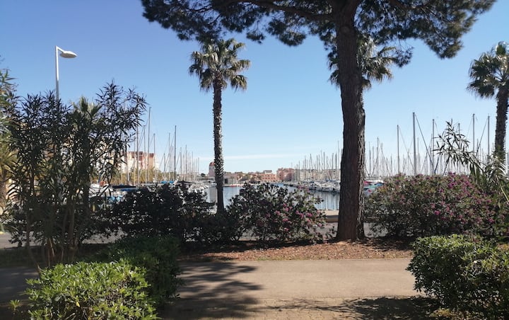 Au Port Calme, T2 Climatisé + Loggia Terrasse - Gruissan