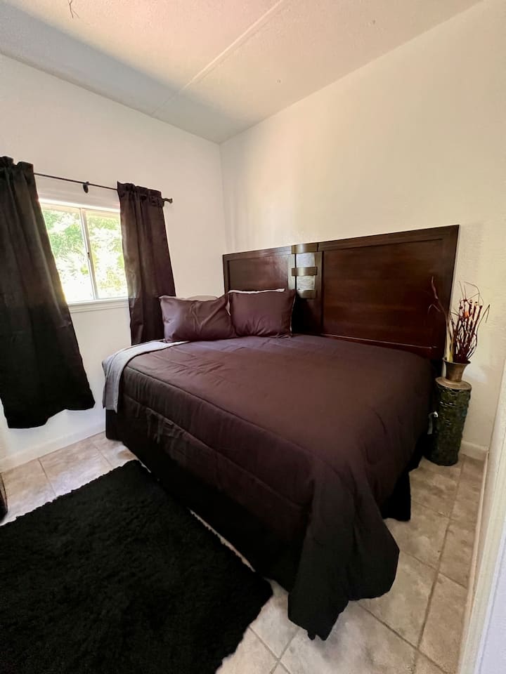 Affordable Comfort Quiet Retreat - Ocala, FL
