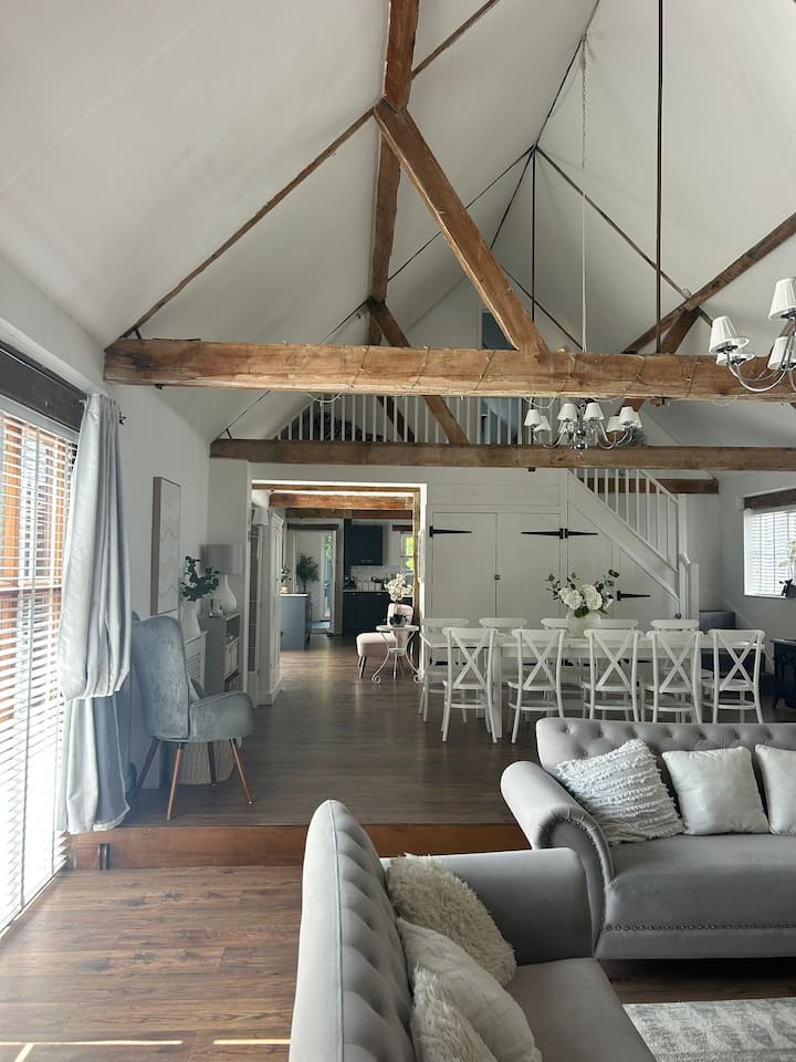 Beautiful Barn - Steyning