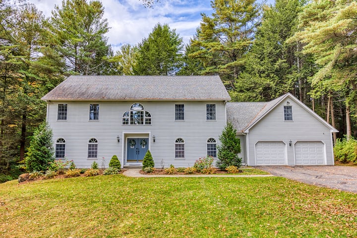 Renovated Pittsfield Colonial By Evergreen Home - Pittsfield, MA