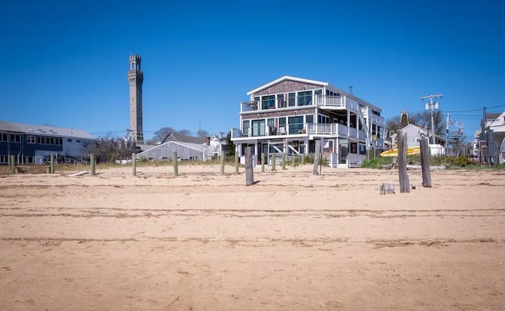 Beach Front Paradise With Parking (8) - Provincetown, MA