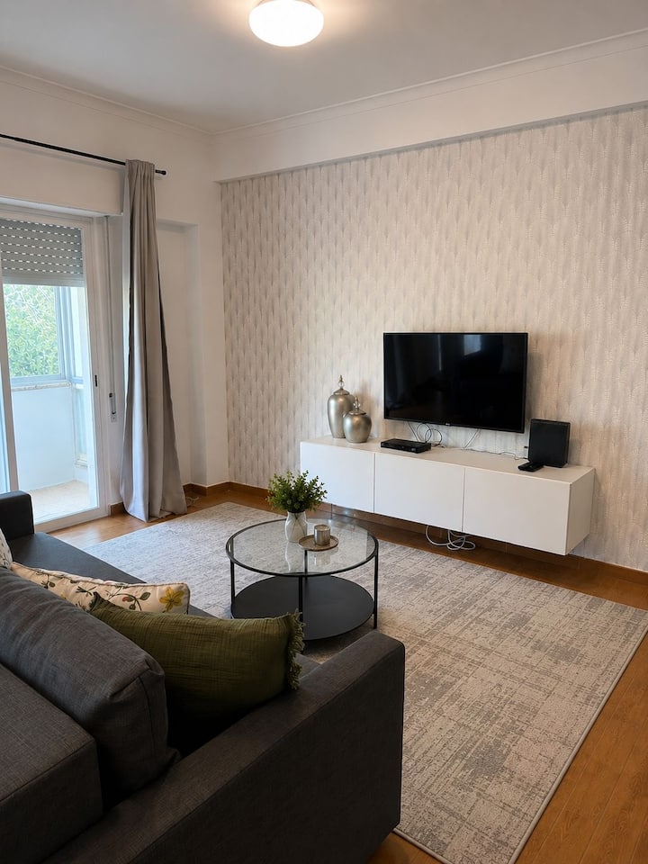 Casa Remodelada Queluz - Espaço Inteiro, Tv,wi-fi - Rio de Mouro