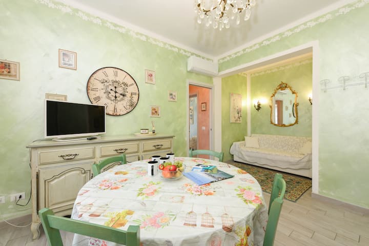 Le Bouganville, 3rooms, Last Floor With Lake Wiev - Desenzano del Garda