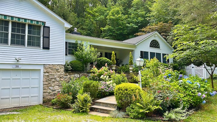 Your Home Away From Home In The Country - Weston, CT