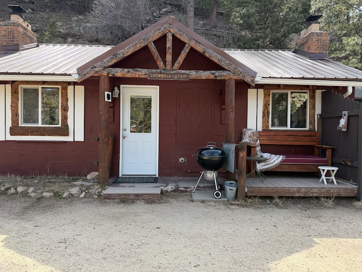 Cabin 6 | River View Hot Tub & Family Retreat - Estes Park, CO