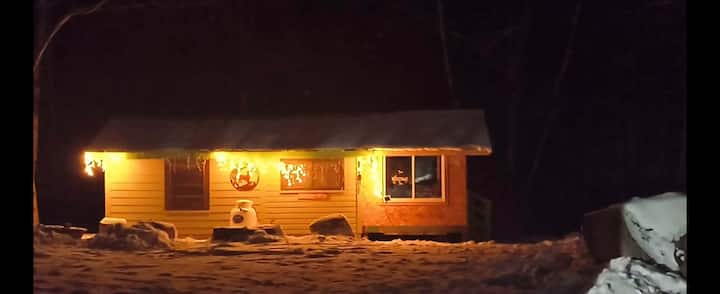 1920s Honeymoon Cottage Adk Enchanted Nites Airbnb - Adirondack, NY