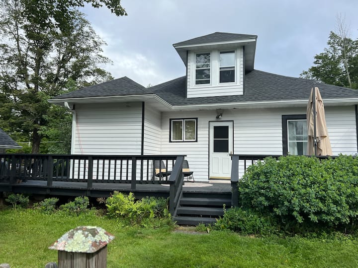 Mountainside Hunter (Entire 1st Floor) - Hunter, NY