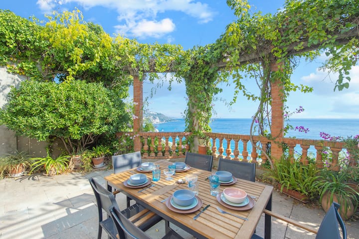 Menton Garavan, Paradis Face A La Mer - Plage Rondelli (Menton)