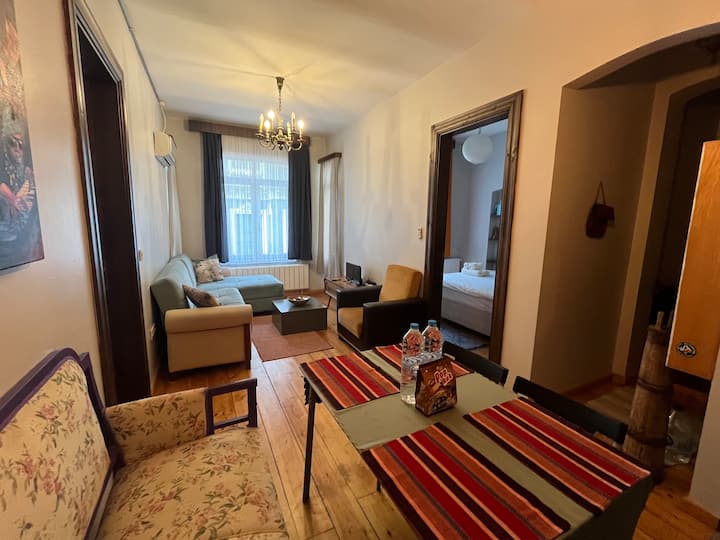 2 Bedroom Galata Apartment With Little Balcony - İstanbul