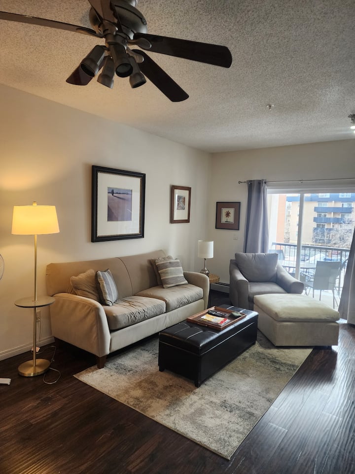 Walking Distance To Saddledome, 17th Ave And Tower - Calgary
