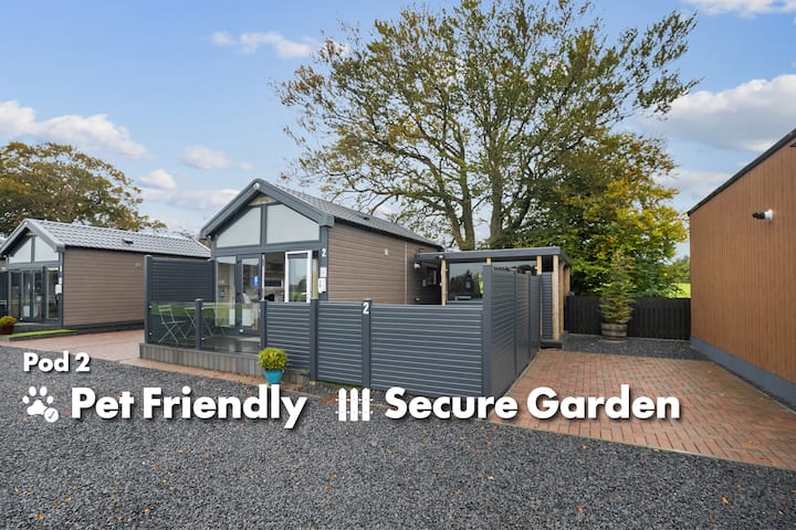 Pet Friendly Pod 2 With Hot Tub - Kilmarnock