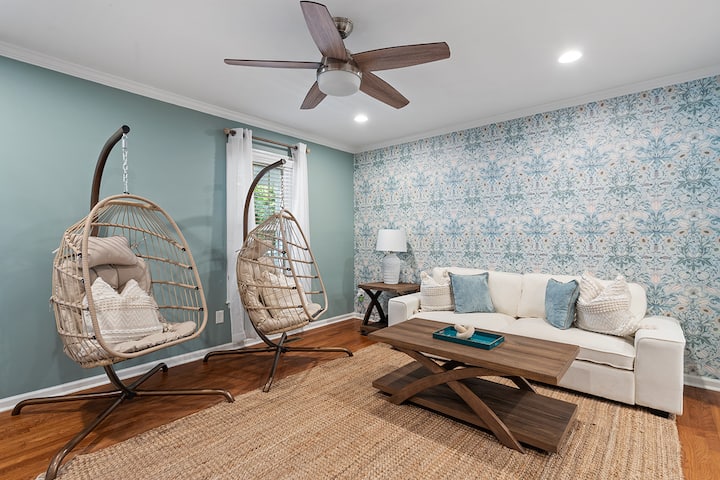Luxe 4br Retreat | Sleeps 12 | Game Room - Raleigh, NC