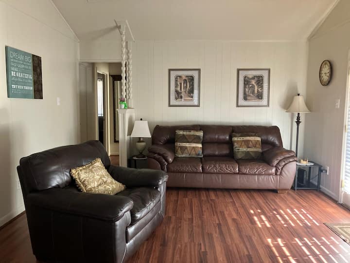 The Other Cozy Home In Aggieland Hawk-tree - Bryan, TX