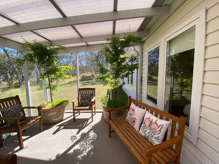 Andrea's White House Residence - Perfect For 10 - Perisher Ski Resort