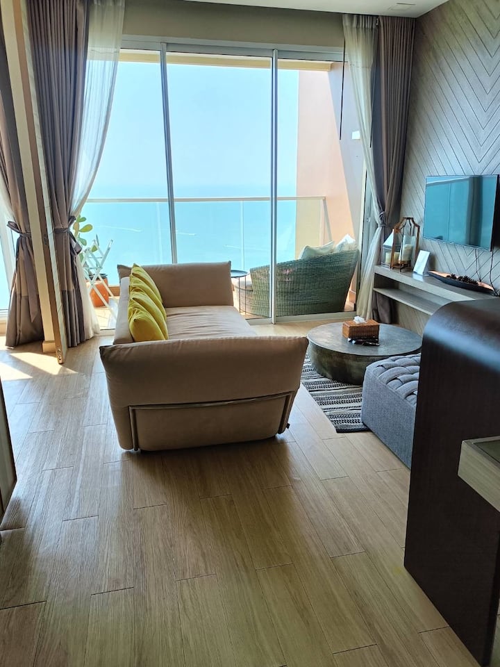 Everyday Beachfront Stylish Luxury 2 - Jomtien