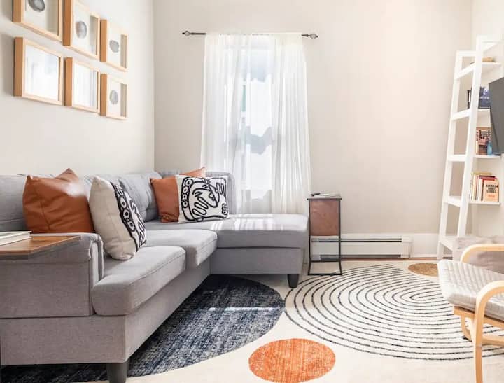One Bedroom Flat W/ Parking - Somerville, MA