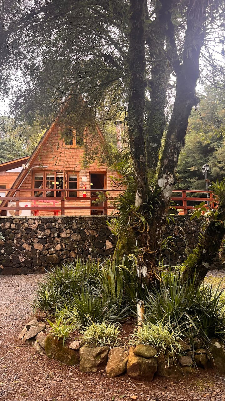 Chalé C/ Lareira E Jacuzzi – Romance Na Montanha - Brasil