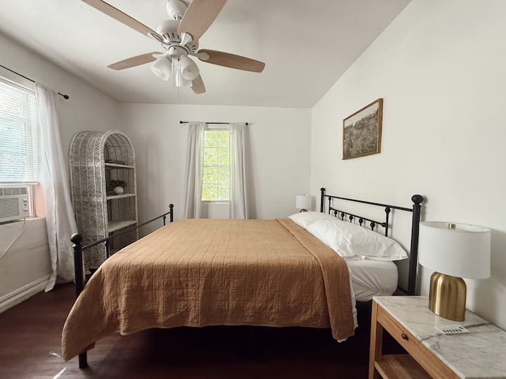 Hidden Gem Steps From Plaza District •The Draper - Bricktown - Oklahoma City