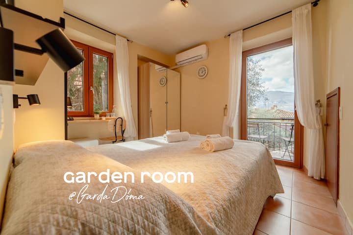 Wow Lakeview & Balcony. Garden Room @Gardadoma - Malcesine