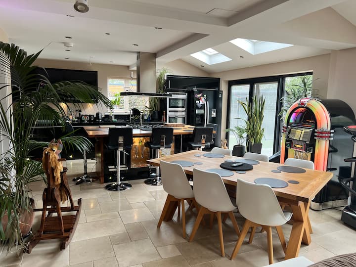 Modern Double Bedded Room In Old Marston. - Oxford