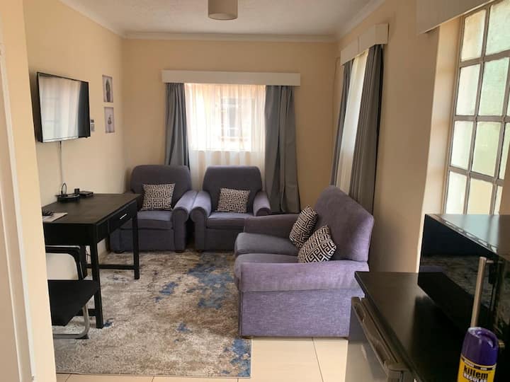 Lesedicottage  1-bed Mt Pleasant. Harare. Zimbabwe - Harare