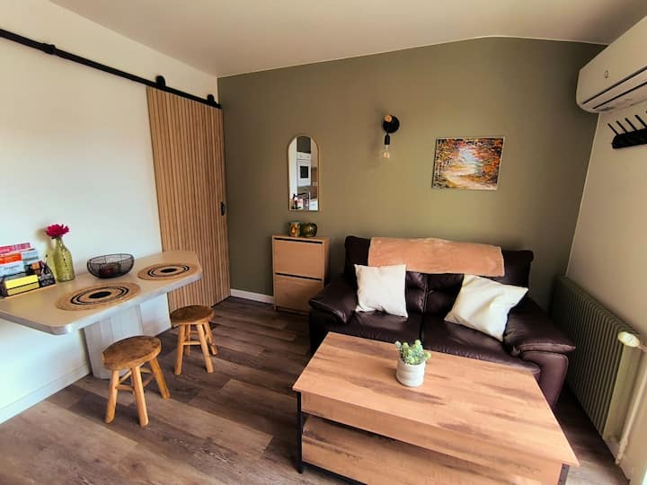 Petit Cocon Avec Jardin Privatif, Viarhôna, Vins - Sorgues