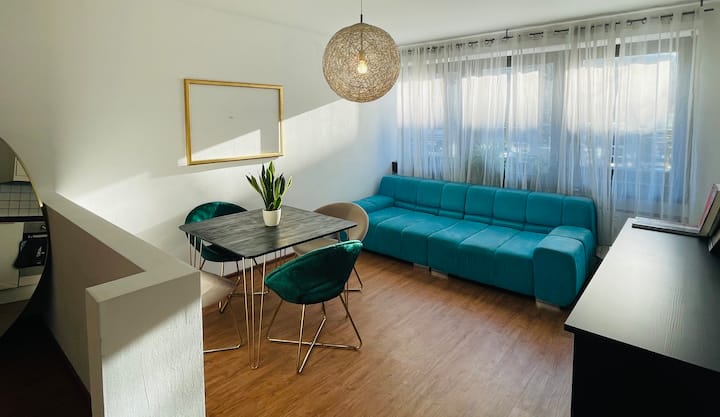 Zentral & Kreativ: Kulinarik & Künstlerflair - Düsseldorf