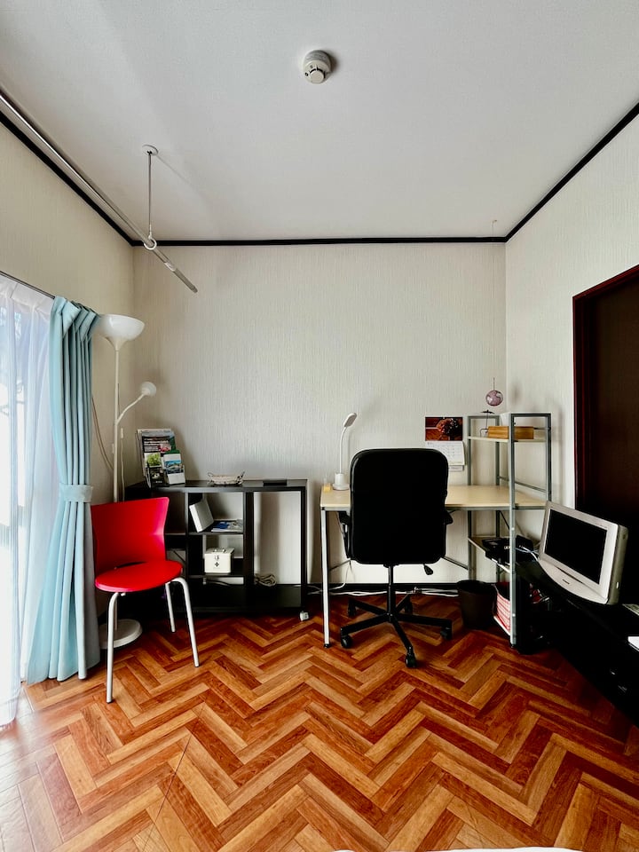 Long Stay Gem: Full Kitchen & Desk Near Tokyo - Yokohama