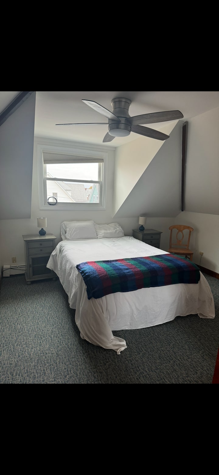 World Cup • Boston Airport • Sleeps 4 • Parking - Winthrop, MA