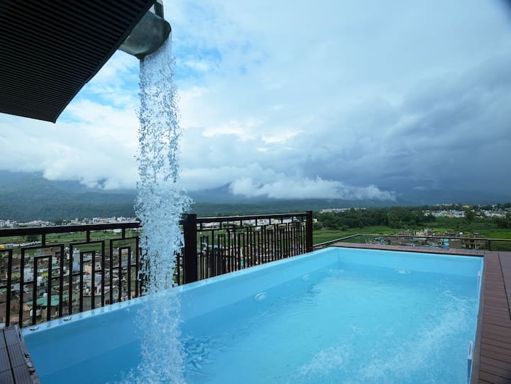 Luxury Penthouse With Private Jacuzzi & Hill View - Rishikesh