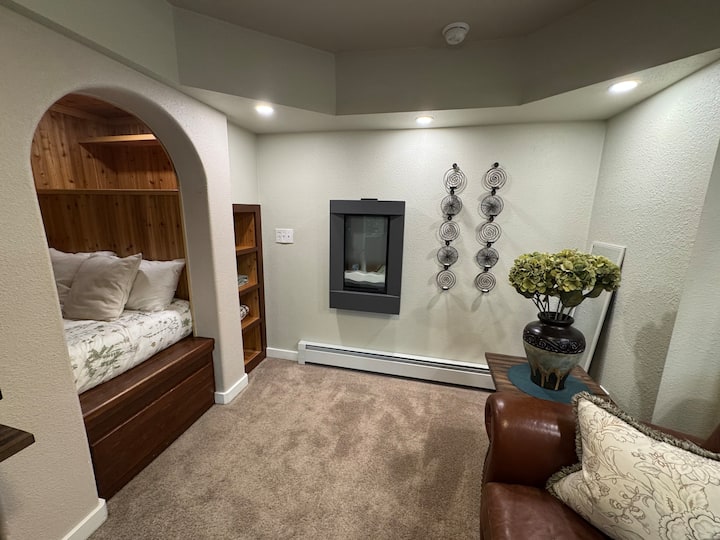 Cozy Convenient Studio In Sand Lake Anchorage - Anchorage, AK