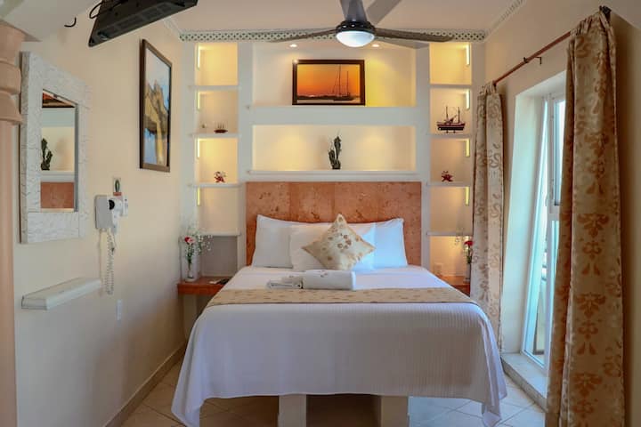 Jr. Suite 301 - Hotel Bucaneros - Cocina Y Balcón - Isla Mujeres