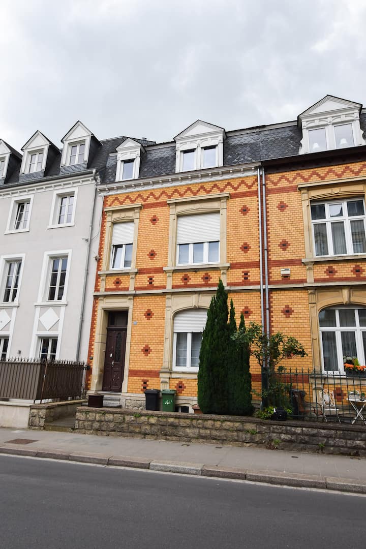 The Yellow Brick House In Limpertsberg - Luxembourg City