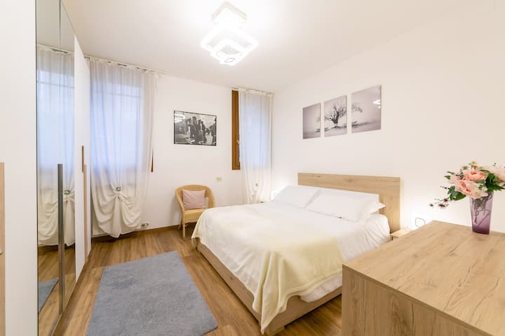 La Maison Hidden Gem In The Jewish Ghetto - Venice