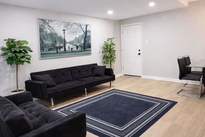 5 Bedroom:  1 Block Beach , Boardwalk ,Tropicana. - Atlantic City, NJ