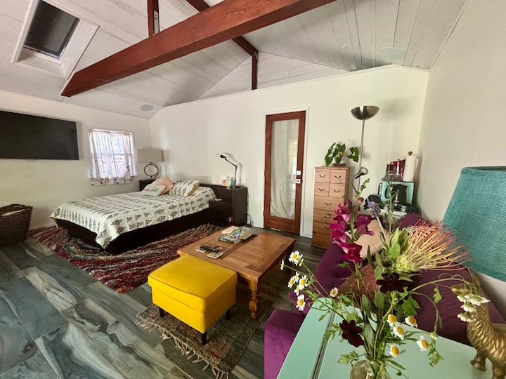 Modern Queen Bed Suite! Secretgarden: East Bay Zen - Alameda, CA