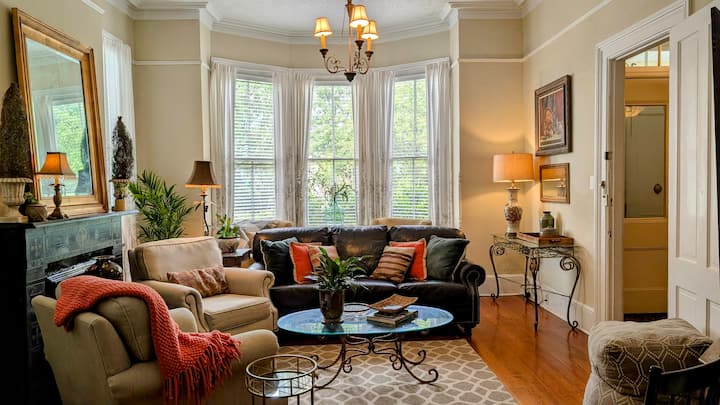 "The Clara" | History Meets Comfort W/ Parking! - Savannah, GA