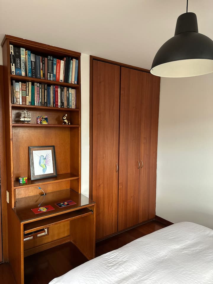 Habitación Privada, Ambiente Tranquilo Y Familiar - Bogota