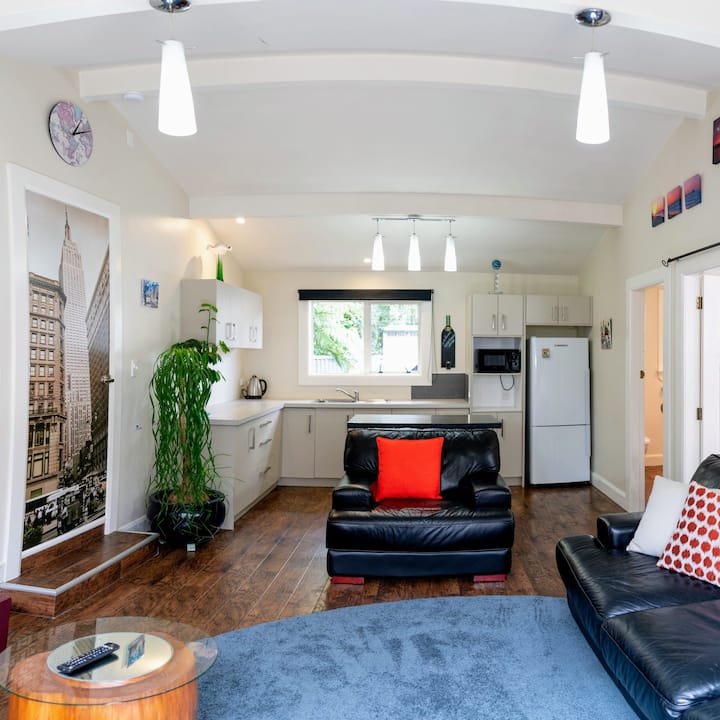 Big 5 Bedroom Home. Ideal For Working Groups. - Palmerston North